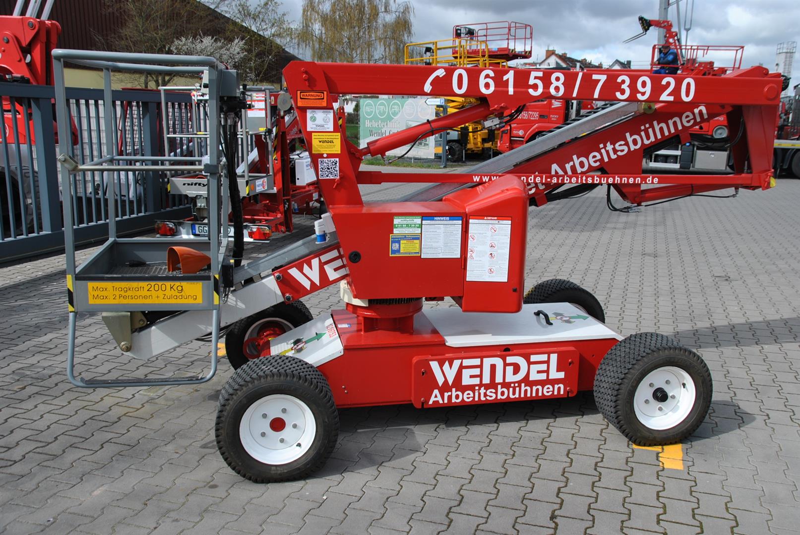 HR 12 NE (schwarze Reifen) Gelenk-Teleskop-Arbeitsbühne - Wendel Arbeitsbühnen